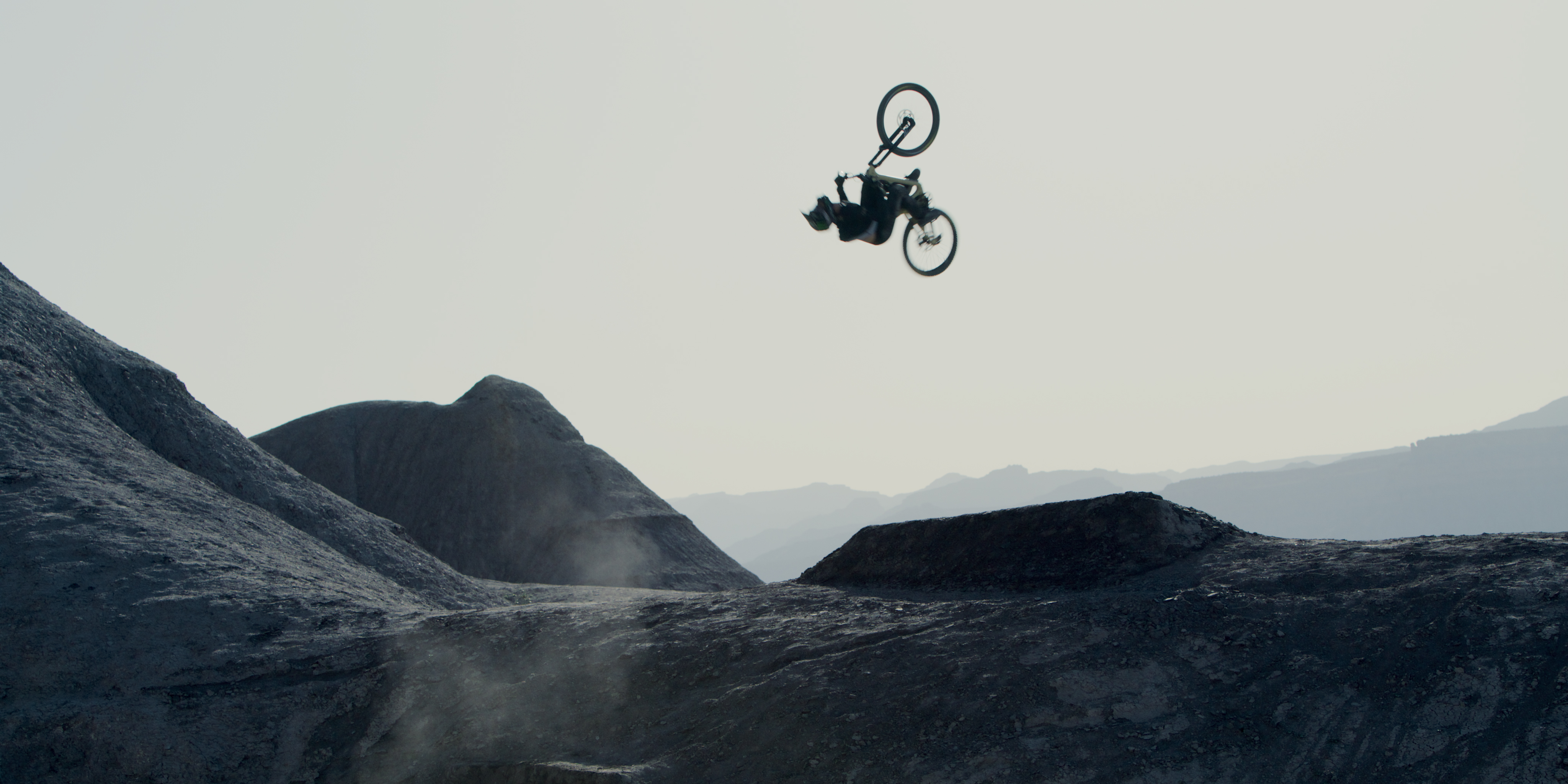 Dust to Dust: Adolf Silva - Yeti Cycles